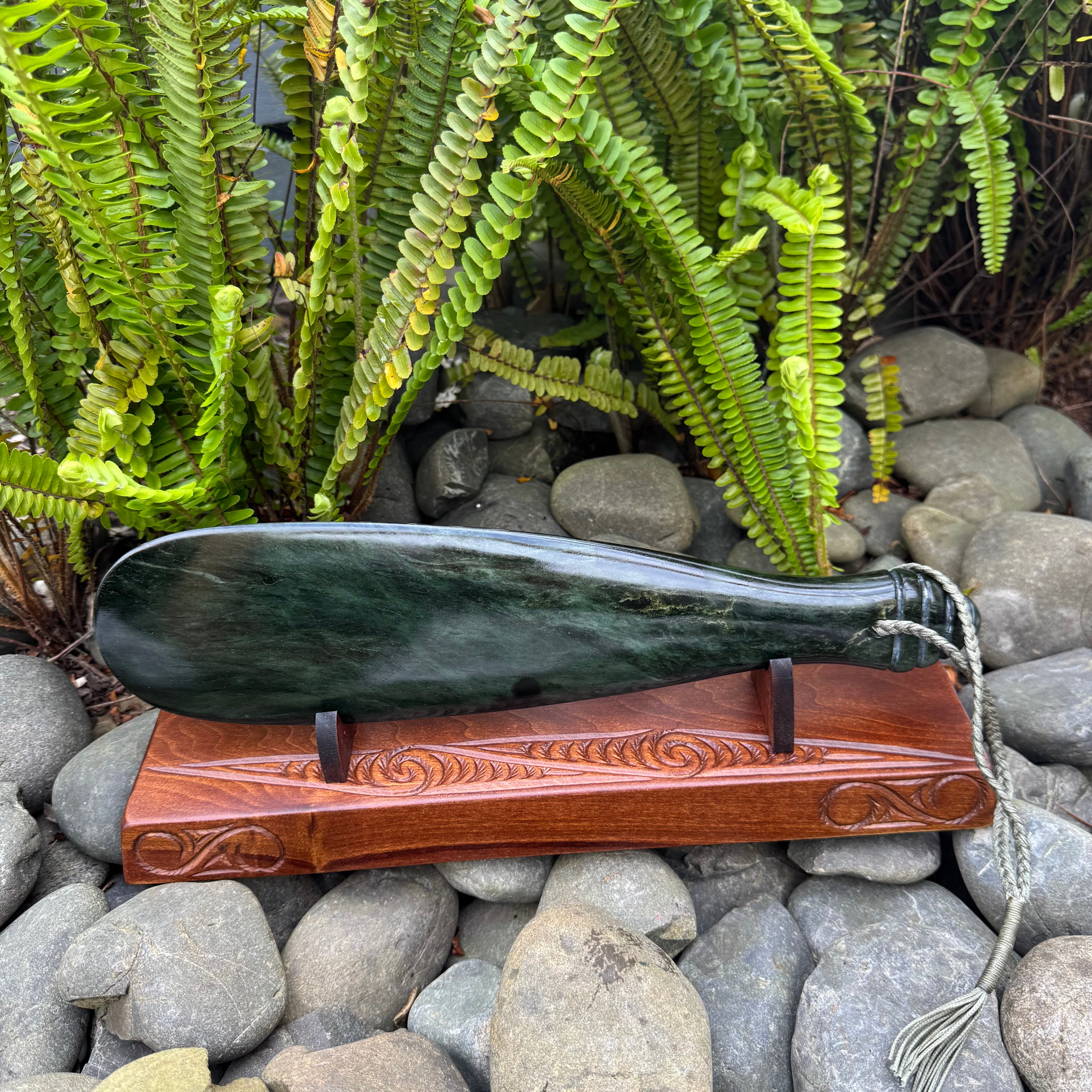 Pounamu Mere - Maori Mere - Greenstone Patu For Sale – An Eye 4 Art